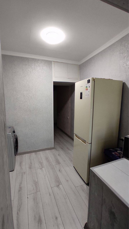 3/4/4 Продаётся на Ц-6 не торец общ пл 70