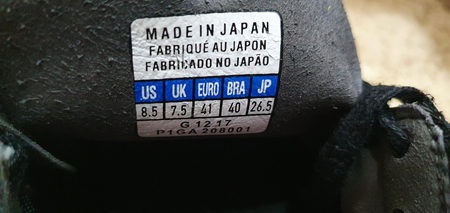 Продаются футбольные бутсы MIZUNO профессиональная модель.