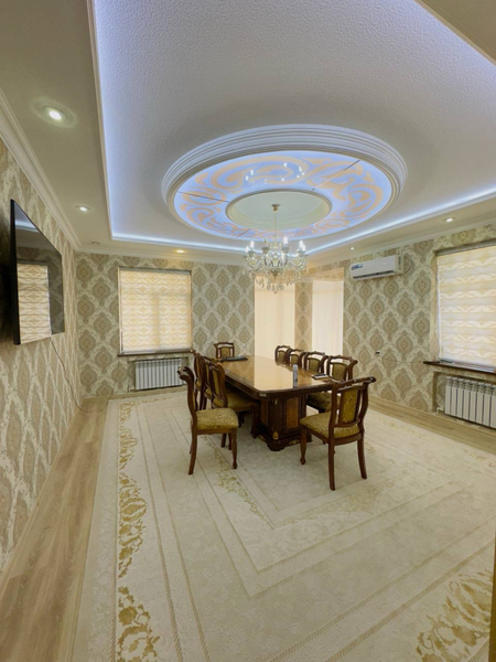 Продается 3 ком. Квартира площадью 100 кв.м. Ор. Халал маркет