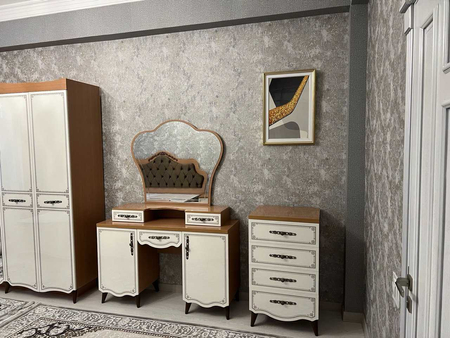 Аренда офиса  140м2, Ц5,Ипак Юли банк 3ком/3этаж- 2000уе,