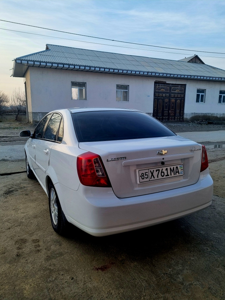 Lacetti 1.8 l yili 2010 yil probrgi 118.000 kraskasi tozza 100%