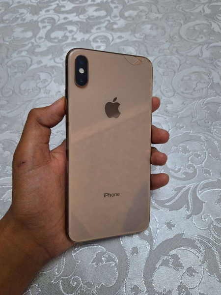 Iphone Xs Max sotiladi