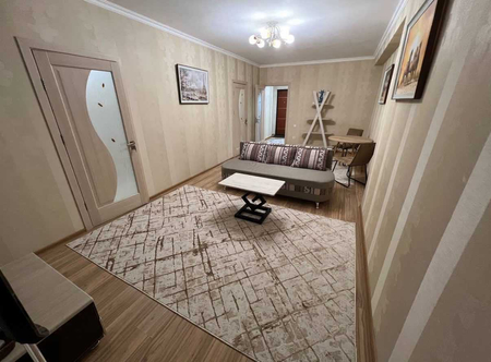 Срочно продается 2-х ком квартира метро Космонавтов ор-р Интерпол