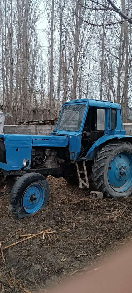 Traktor 80 sotiladi