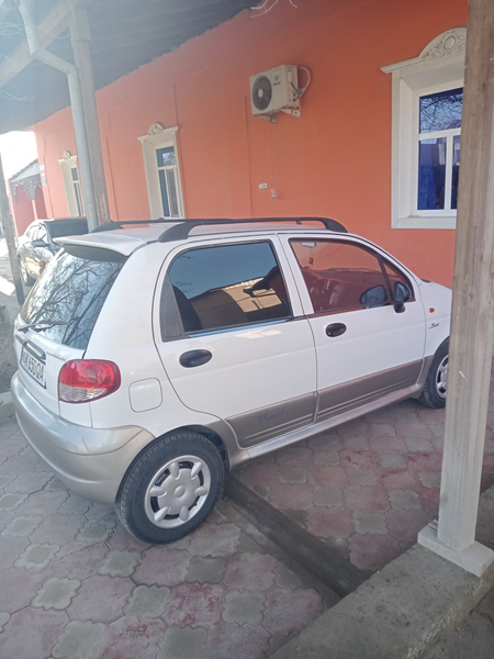 Oq rang gazi bor