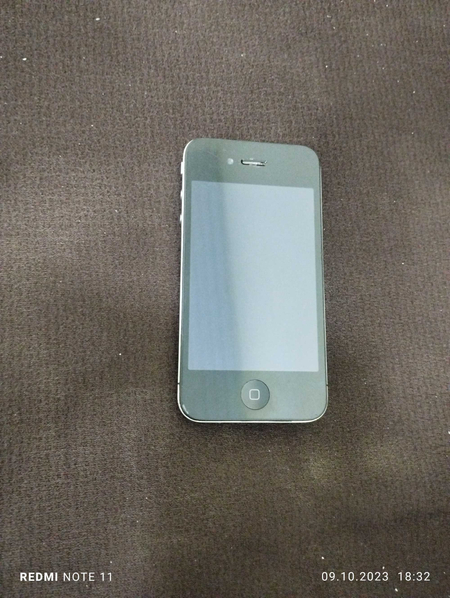 Iphone 4s sotiladi