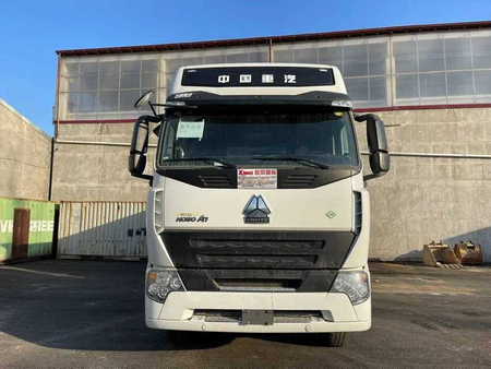 Тягач HOWO A7 (газ)