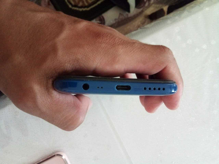 Redmi 8 2/32 + micro sd 8GB, чехол и защитное стекло