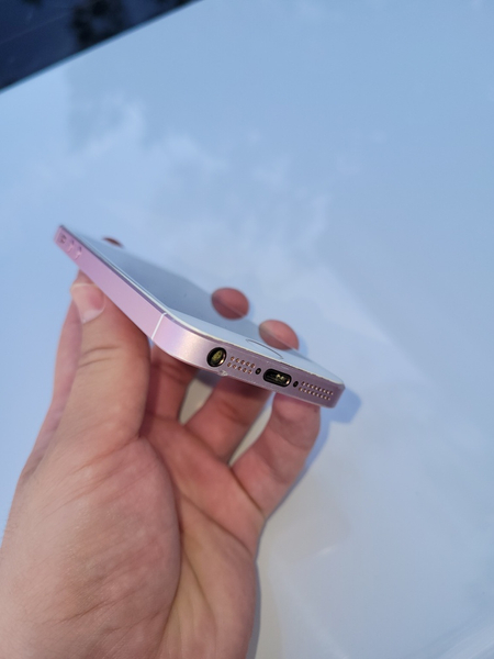 Iphone SE 16 GB rose gold