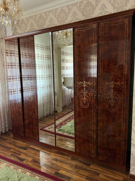 Продаётся спальня гарнитур