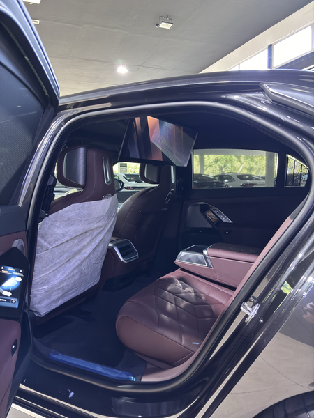 BMW I 740 без пробег