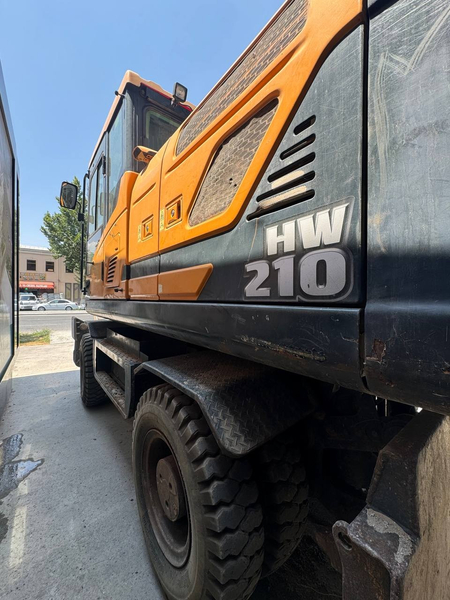 Экскаватор хундай 210