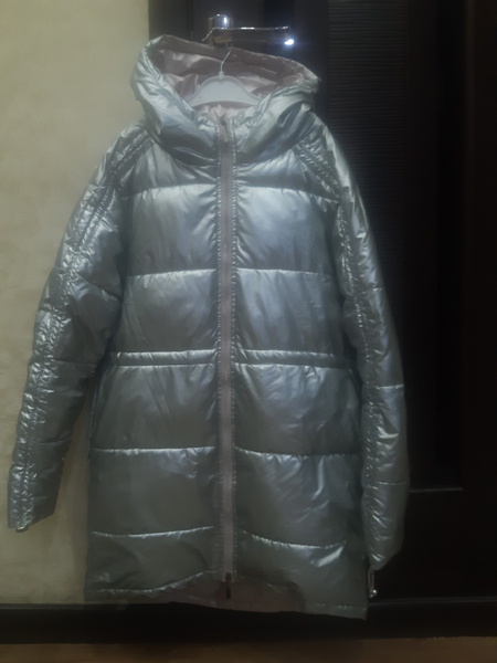 Продам ветровочку для девочек.