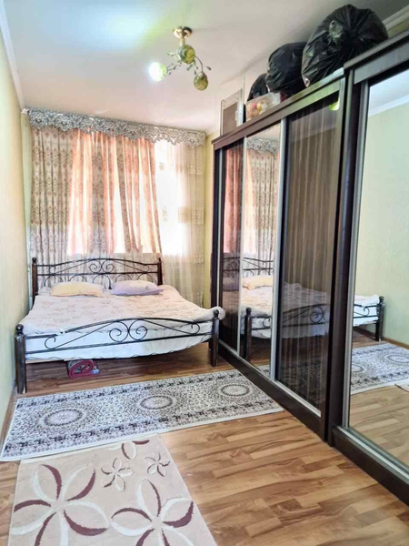 Чил Ц квартал
2/2/4 48м² бал:1.5*3 
Ор-р: метро Чиланзар