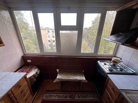 Срочно продаётся 3х комнатная квартира в центре города приемлемой цене