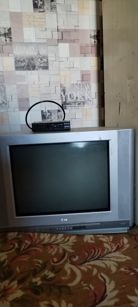 Xolodilnik va televizor sotiladi