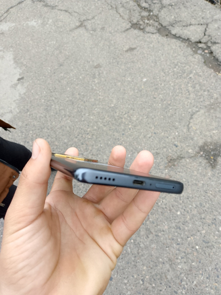 Honor x9b.  Holati ideaĺ