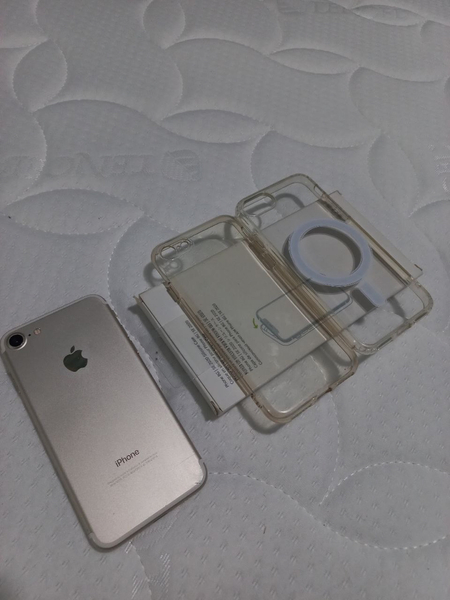 iPhone 7 gold 128 gb sroshni sotiladi