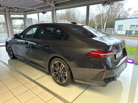 BMW 530е hybrid в наличии