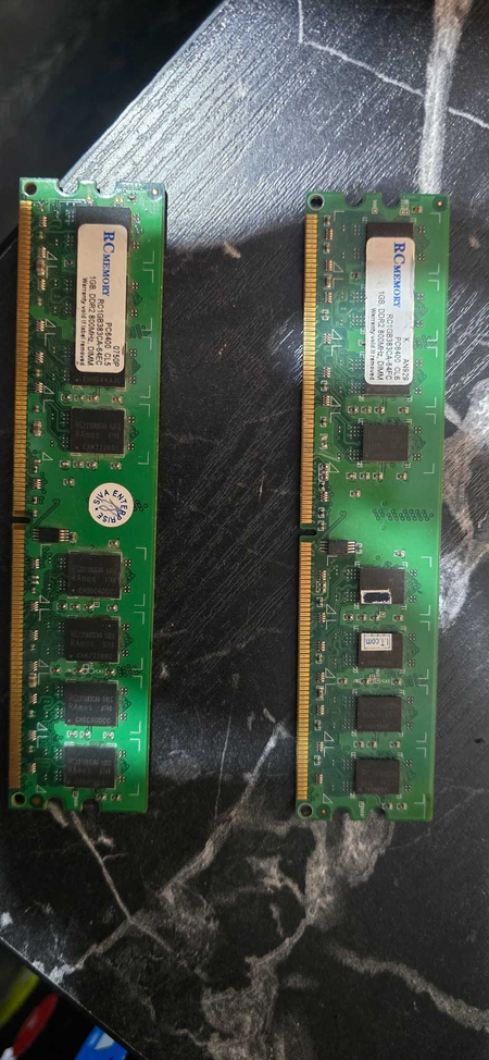 оперативная память ddr2 2gb 1gb+1gb 30000 тыс. по отдельности 15000сум
