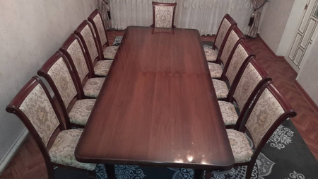 Ustol ustul 12 kishilik