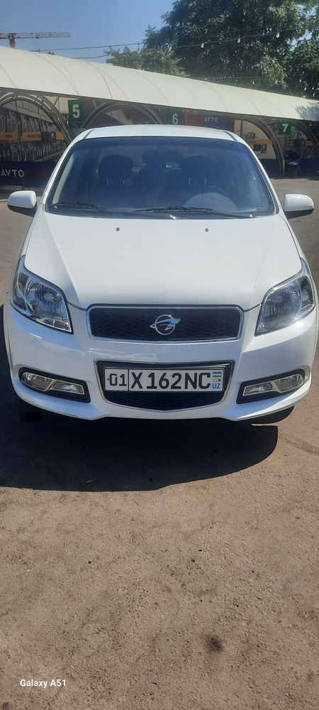 Продаетса авто нексия 3