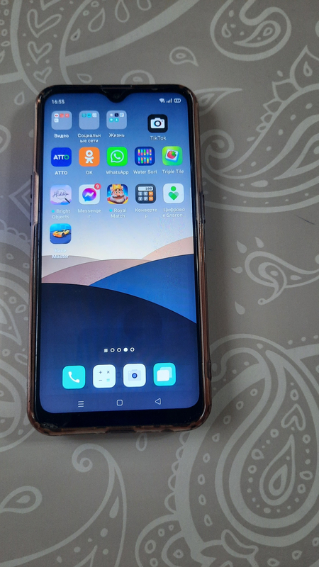 Продается телефон oppo F9