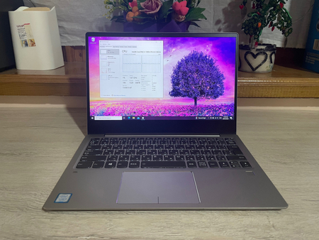 Lenovo 720s ноутбук в отличном состоянии.