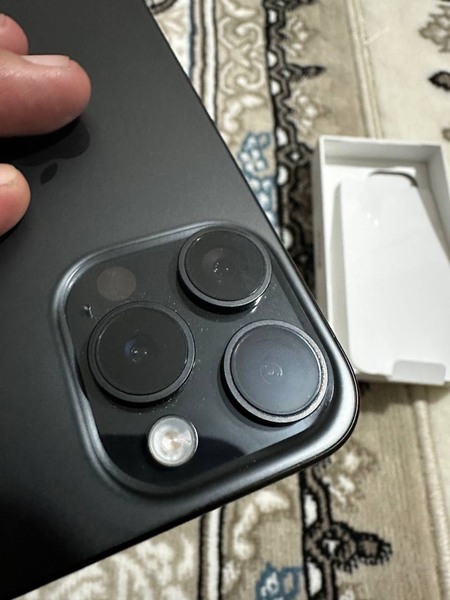Srochno iPhone 15 pro sotiladi!