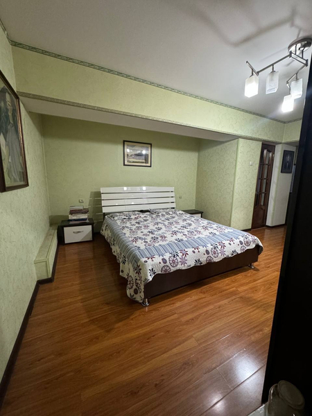 Космонавтов, Центр, Цум, спецплан 4/5/7 130 М², с обстановкой!