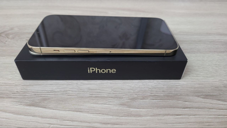 Iphone 13 pro max Gold