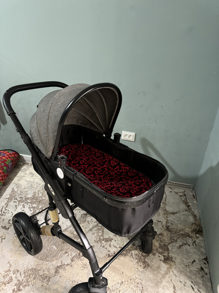 Продам коляску в хорошем состояние почти дома стоял