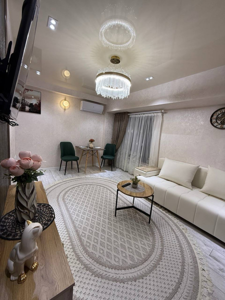 2в3комн. В центре Ц5.  2этаж. Новая. Меб и тех