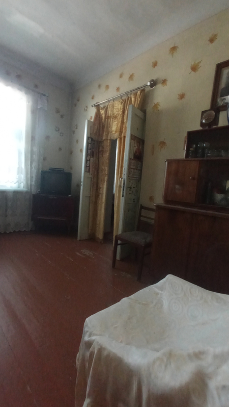 Срочно дом в Янгиюль 4.5 сотки дом ,большой огород