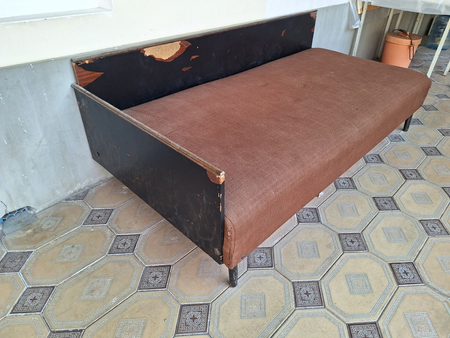 Divan kravat sotiladi