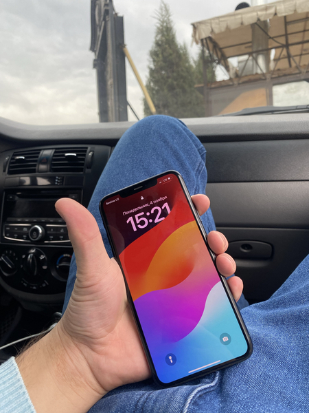 iphone 11 pro max  ideal