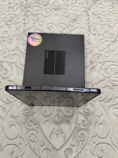 Samsung galaxy z fold 5