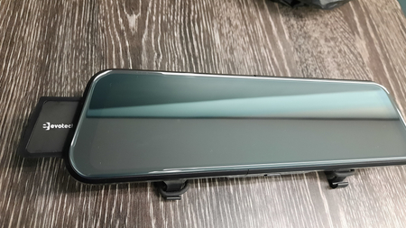 Продаю Двухкамерный видеорегистратор Evotech E70