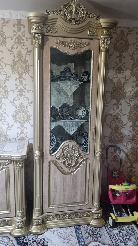 Пинал гостинний.