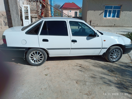 Avtomabil Nexiya 1