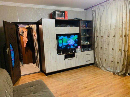 Бобур 2комн/8/9, 62м2, торц, Разд, меб+тех ремонт чистый. Ор-р: Узбек
