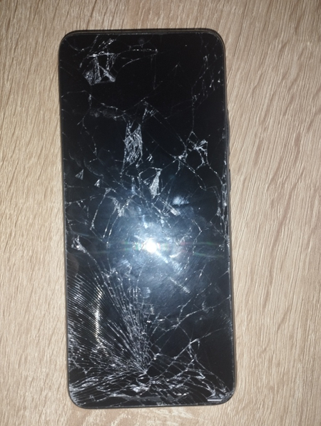 Redmi 10c 128 chotki ishlar edi buklanib kolagan azgina fakat sapchast