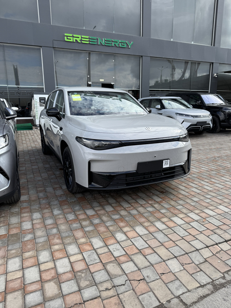 Leapmotor c10 elektramobil Sotuvda Tayyor Servis Garantiya bor
