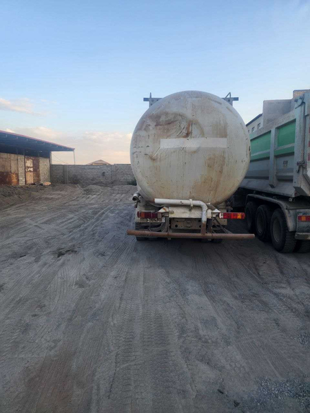 HOWO водовоз 50 тонна сув оладиган автомашина сотилади.