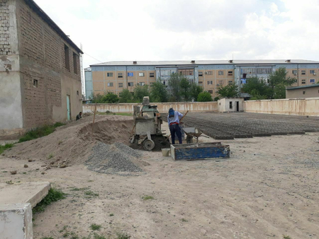 Нотурар бино сотилади