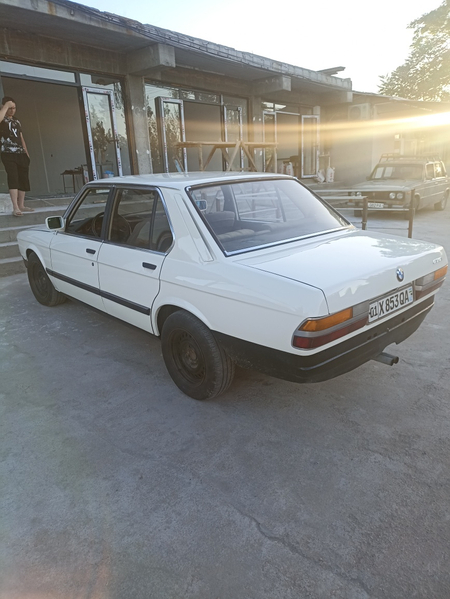 БМВ -BMW е28 продаётся в среднем состоянии