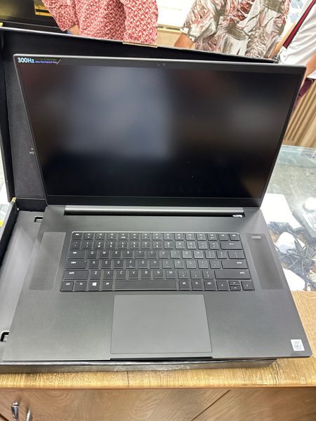 Razer blede pro 17 inch в новом состоянии