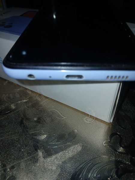 A13 Samsung sotiladi holati yangi qiz bola ishlatgan