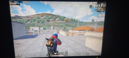 10 dona kompyuter PUBG va Tank oynidi