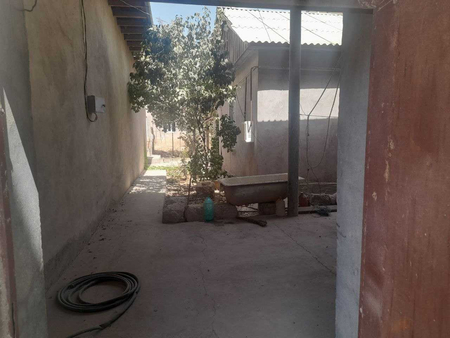 Qumqo'rg'on shahar markazida 7 sotixli uy sotiladi.